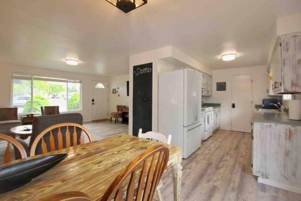 Cheerful 3 Bedroom On A Park 10 Miles From Eugene - Cottage Grove, OR