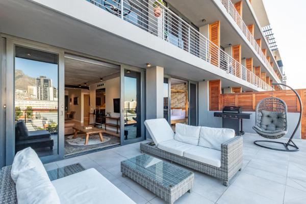 Family Apartment In Docklands With Mountain Views - Claremont