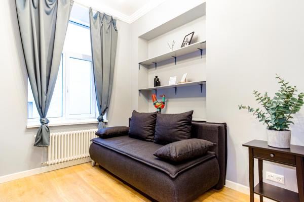 Central Studio Apartment Near Vērmane Garden - Riga