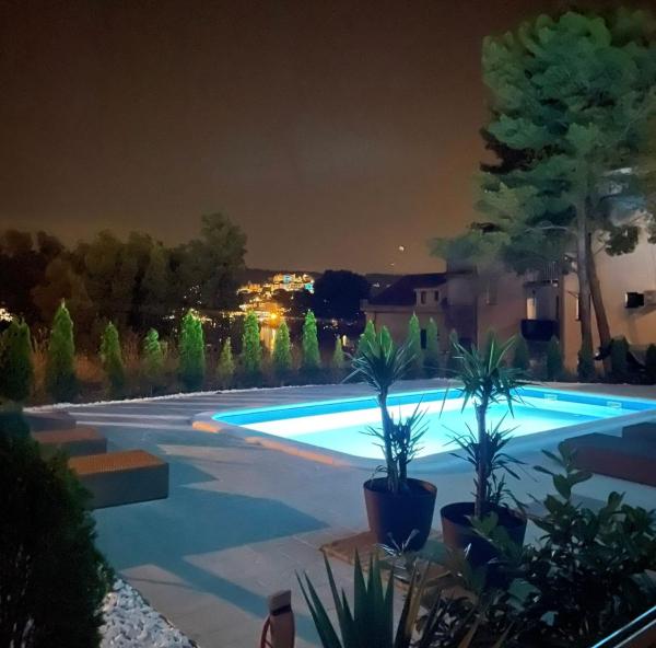 A&a Apartments By The Sea - Trogir
