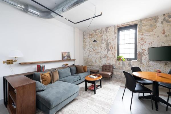 Spacious Luxury 2br Apt Near Fiserv With Parking - Milwaukee