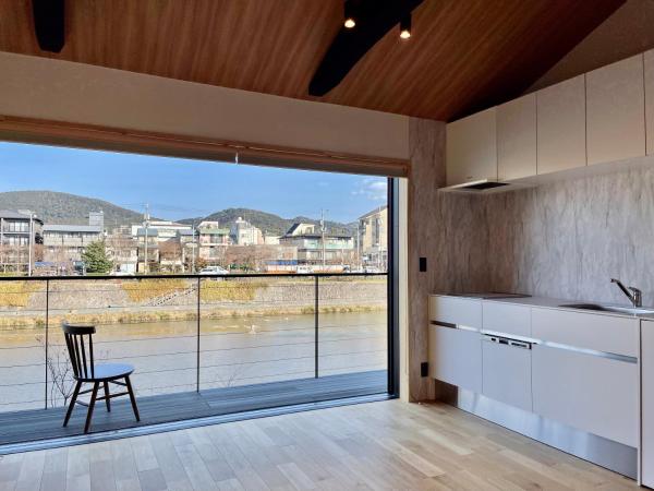 Tabitabi Kanoe Kamogawa - Kioto