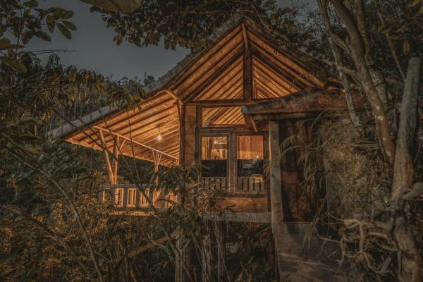 Deluxe Suite Room With Balcony Near Golden Valley - Bali