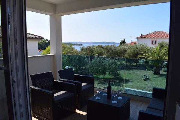 New Gem With A Seaside View-apartments Torlak Rab - Rab