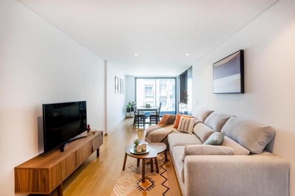 Camões Downtown With Parking - Porto