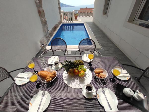 Apartment Valentina - Private Pool,200m From Beach - Omiš