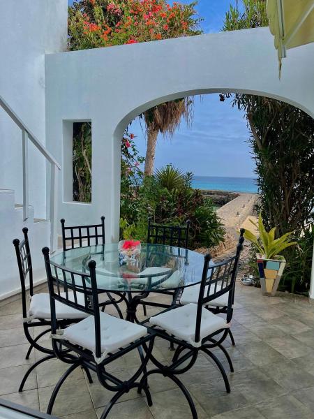 Beautiful Apartment 2 Steps From The Water - Cabo Verde