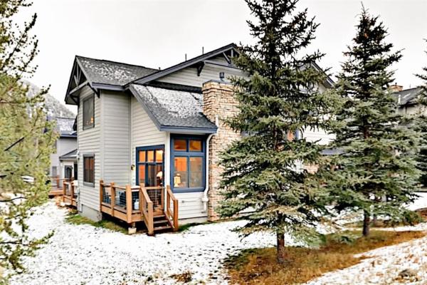 Family Friendly 3 Bedroom Vacation Rental In West Keystone Resort Along The Snake River With Pool And Hot Tub - Keystone, CO