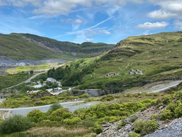 Llechwedd Glamping - Penrhyndeudraeth
