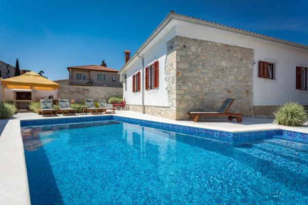 Casa Grotta Istriana Mit Neu Pool Near Center In Pula - Pula