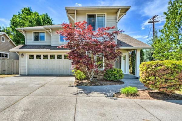 Charming Medford Getaway About 4 Miles To Downtown! - Medford, OR