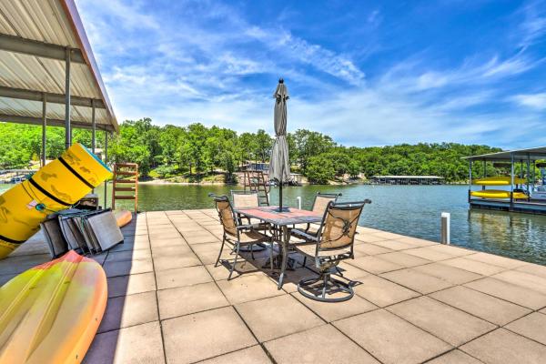 Waterfront Home With 3 Decks On Lake Of The Ozarks! - Sunrise Beach, MO