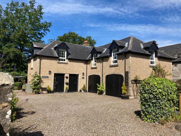 The West Wing @ Hatchbank House With Indoor Hot Tub - Kinross