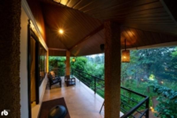 Kuruva Isles Jungle Resort - Kodagu