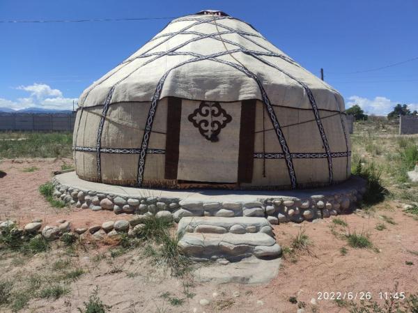 Guest House And Yurt Camp "Ailuu" - キルギス