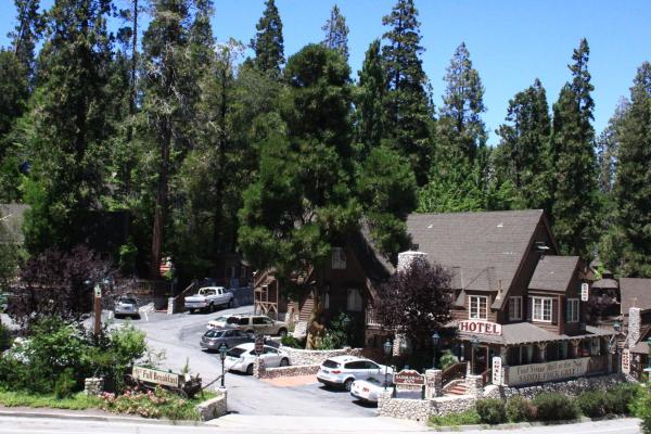 Saddleback Inn At Lake Arrowhead - Crestline, CA
