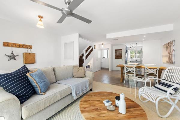 5 Samarin Crt Comfortable Central 2 Bed Townhouse - Sunshine Coast