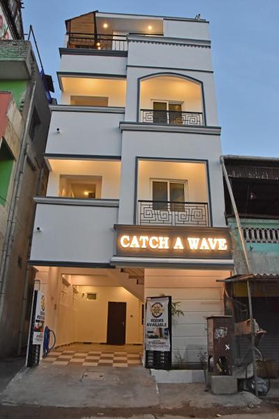 Catch A Wave - Mahabalipuram