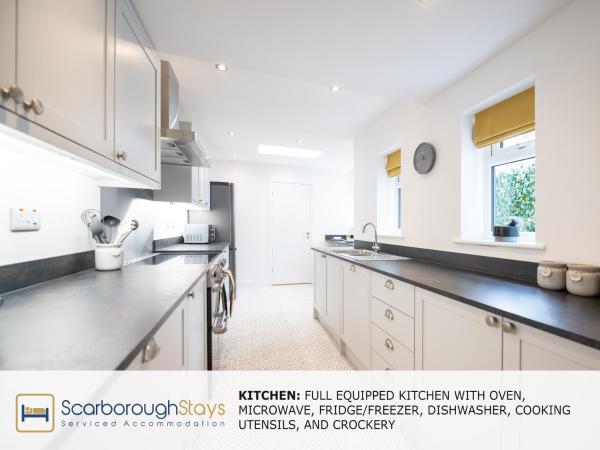 Scarborough Stays - Trafalgar Lodge - 4 Bedroomed House - Free Parking - North Yorkshire
