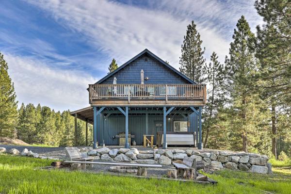 Private Cascade Cabin With Hot Tub And Fire Pit! - Cascade, ID