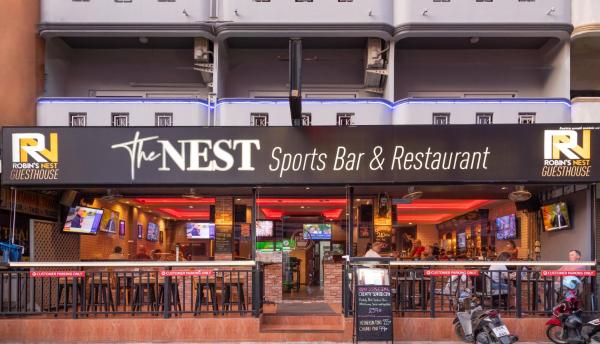 Robin's Nest Guesthouse & Restaurant - Rayong
