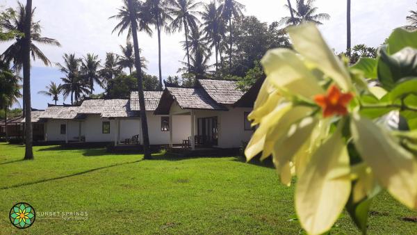 Sunset Springs Beach Retreat - Lombok