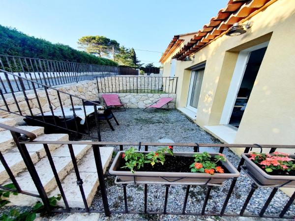 F2 Neuf Calme Climatisé Wifi Parking - 1,5 Km Mer - Vence