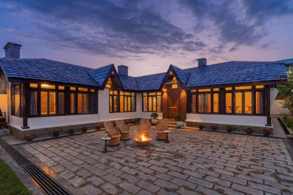 Vintage Musings By Stayvista - 3bhk Pet-friendly Mountain-view Villa - Dharamshala