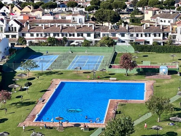 Gatu Villa Soleá Parking, Piscina, Pistas Tenis, Playa De Valdelagrana " Preferente Mayores De 25 Años Y Familias " - El Puerto de Santa María