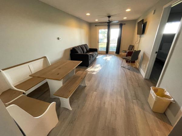 Lake Bluff Inn And Suites - South Haven, MI