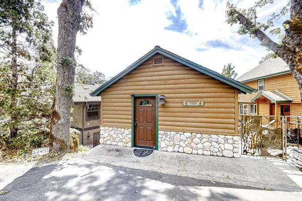 Lakefront Retreat - Bass Lake, CA