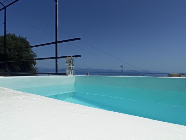 Seaview Mini Villa With Private Pool - 200 Metres From The Beach - Corfou town, Greece
