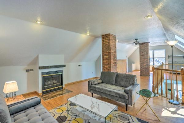 3 Mi To Dtwn Walkable Apt In Cleveland! - 파마