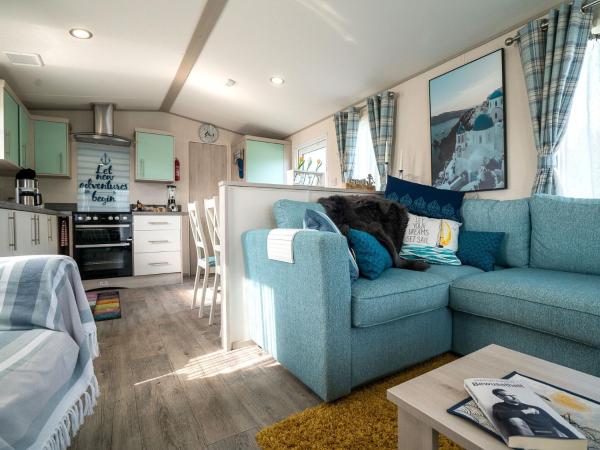 Chalet In Oostkapelle Near Beach & Pool - Oostkapelle