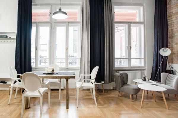 Designer Dream Home At The St. Stephen Basilica - Budapest