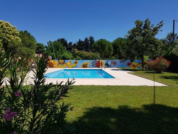 Logis Hotel La Ferme - Vedène