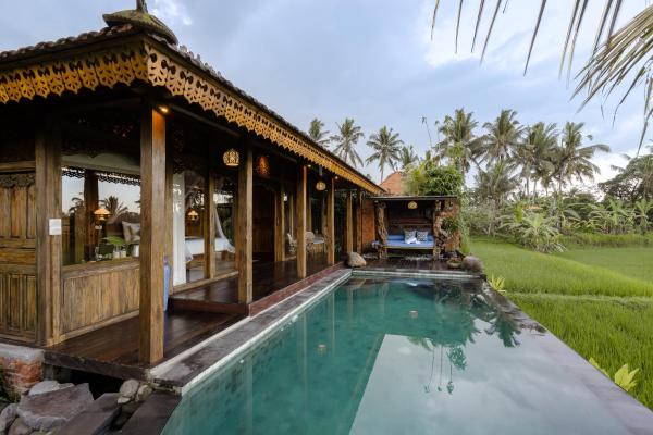 Airsania Ubud Antique Villas - Ubud