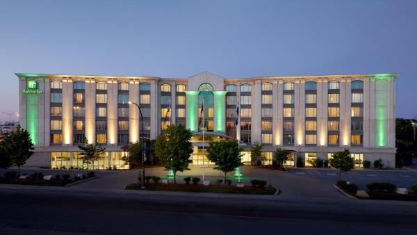 Holiday Inn & Suites Montreal Airport By Ihg - Quebec
