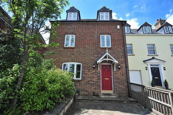 1 Woodroffe Meadow - Lyme Regis