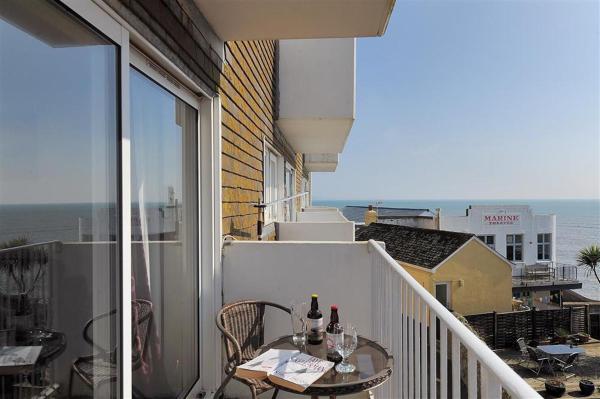 4 Bay View Court - Lyme Regis