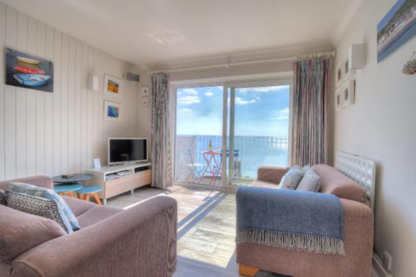 9 Bay View Court - Lyme Regis