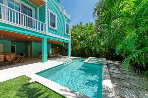 Park N Chill 117 Park Ave - Anna María, FL