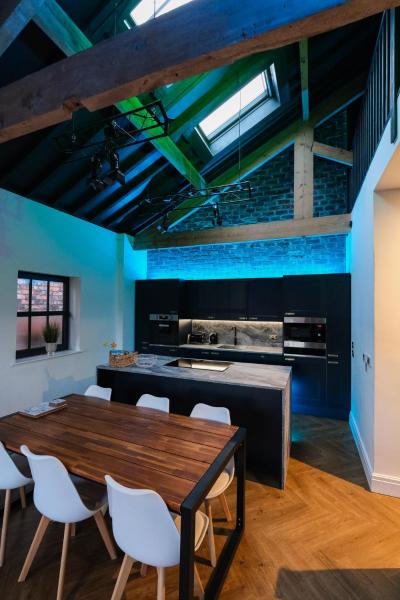 The Eden Warehouse - Green Apartment, Sleeps 5 - Formby