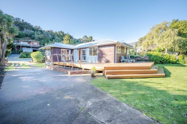 Woodills Wonderland - Akaroa Holiday Home - Akaroa