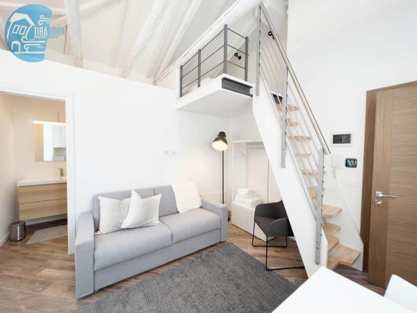 Basovizza 3 Nicole Tirabora Short Rent - Trieste