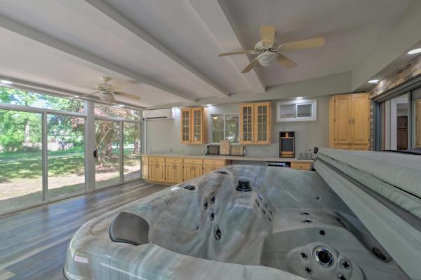 Coastal Edgewater Home With Private Hot Tub! - Maryland