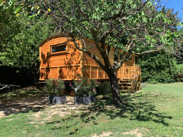 Studio Avec Terrasse Privative Et Piscine - Grignan
