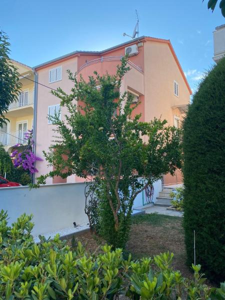 Apartmani Dora - Pirovac