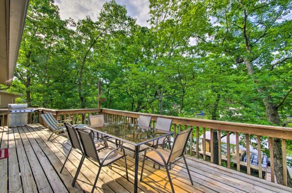 Private Boat Dock Lakefront Eldon Home! - Lake Ozark, MO