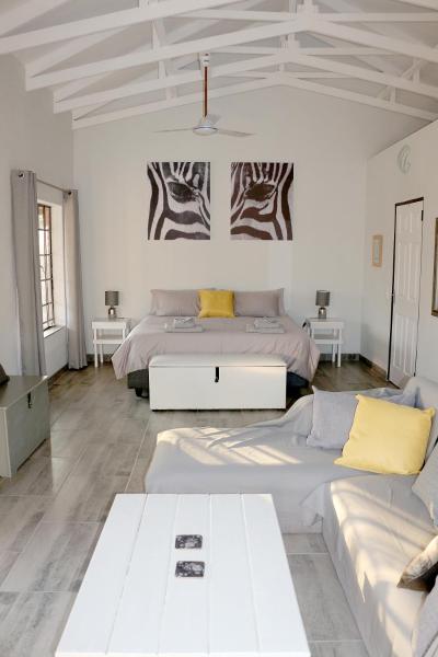 Villa De Leeu, Perfect For Two - Marloth Park